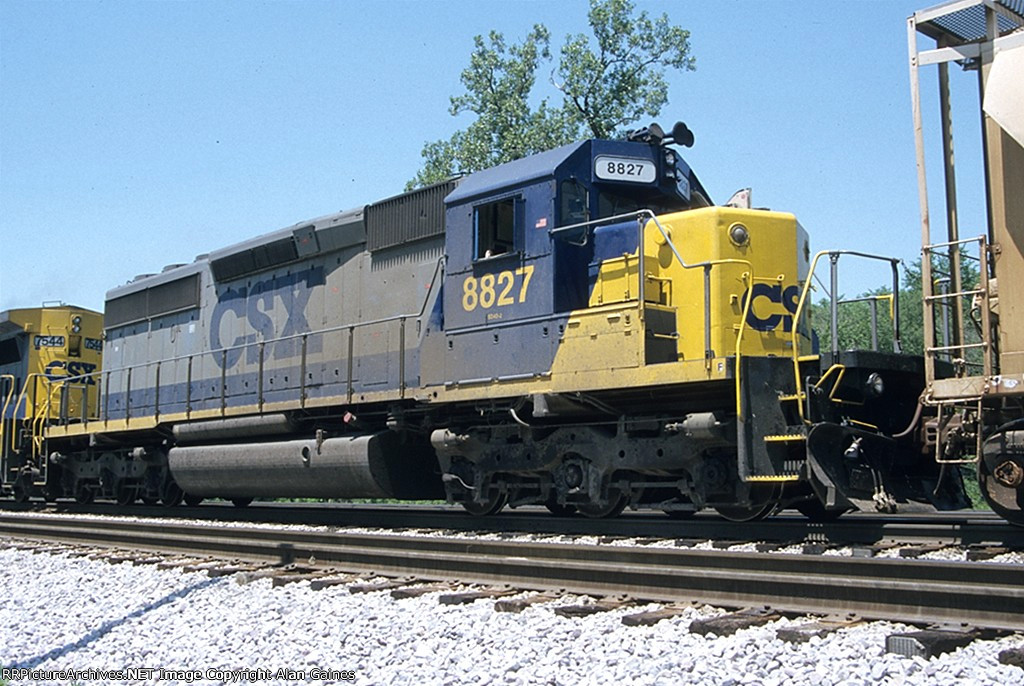 CSX SD40-2 8827